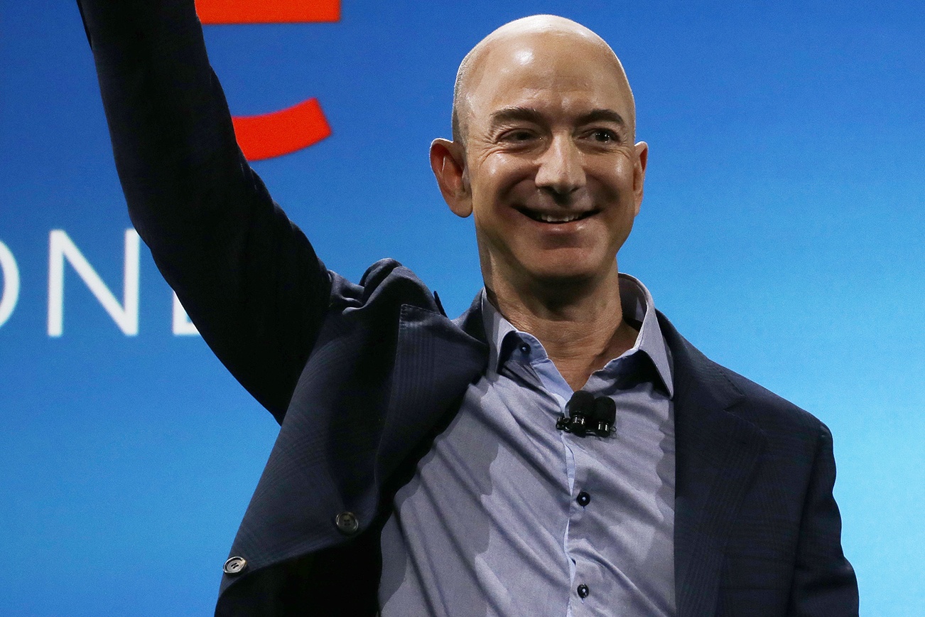 Amazon’s Bezos moves past Buffett on world’s richest list | HeraldNet.com