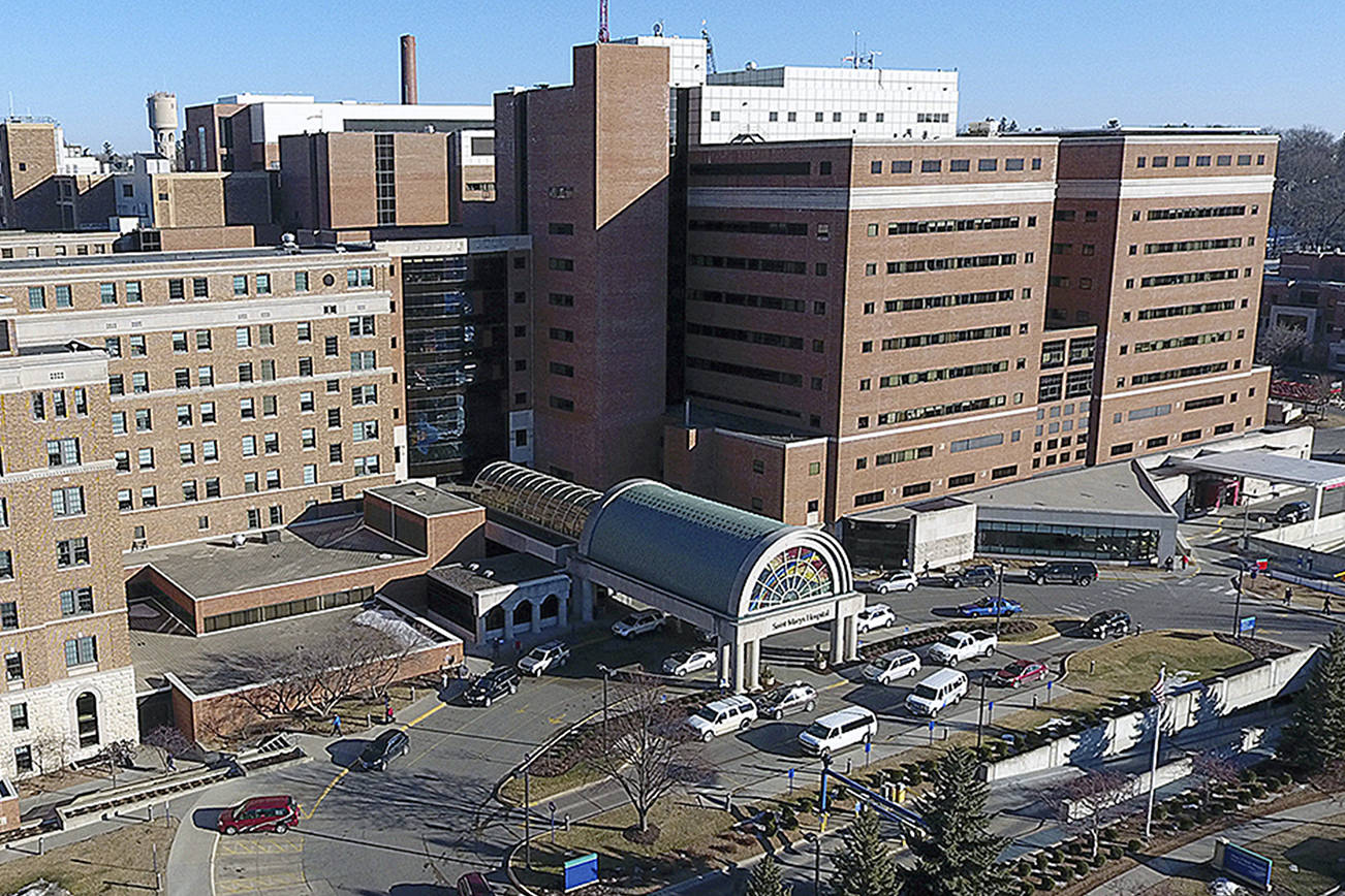 Mayo to give preference to patients with private insurance | HeraldNet.com