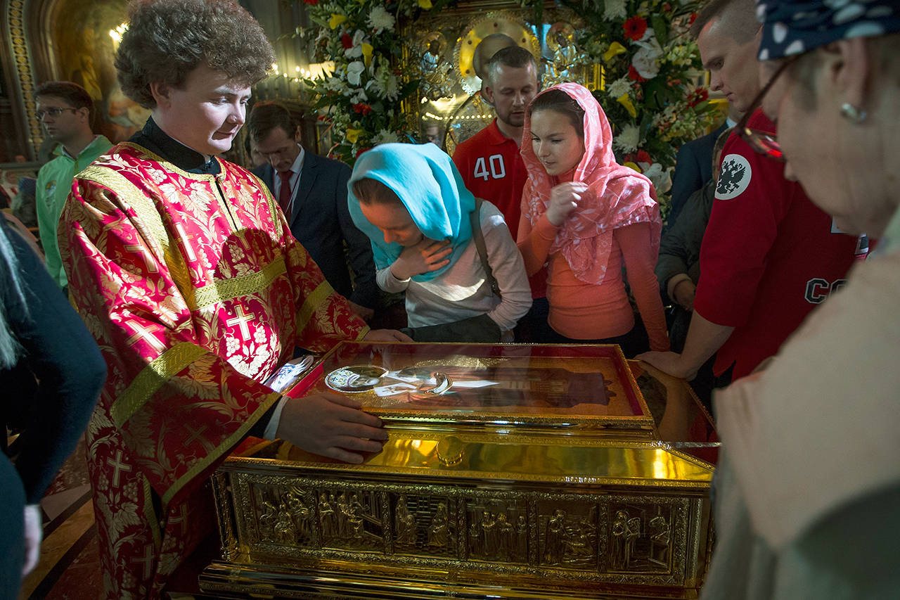 Ark bearing popular Saint Nicholas’ relics come to Moscow | HeraldNet.com