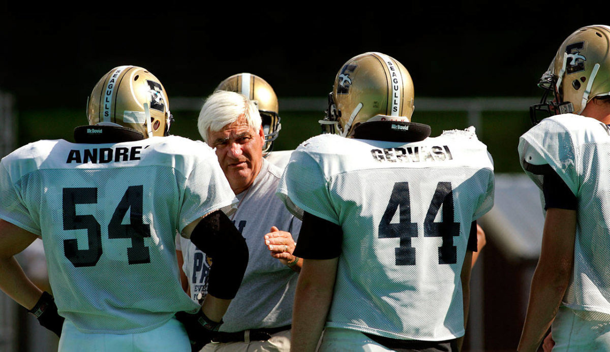Former coach Paul Lawrence was ‘a true-blue Everett High guy ...