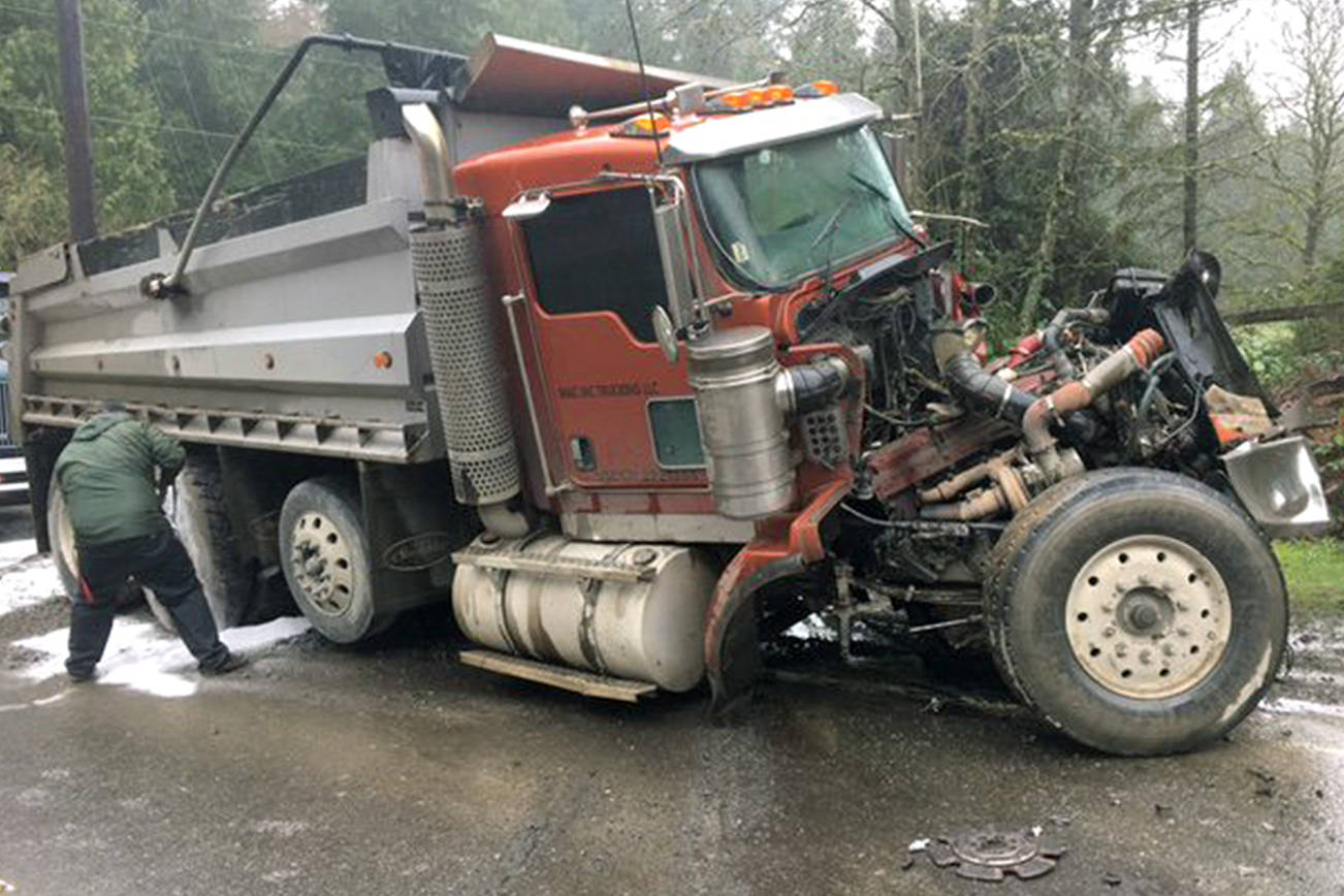 Crews clean oil spill after dump trucks crash in Marysville | HeraldNet.com