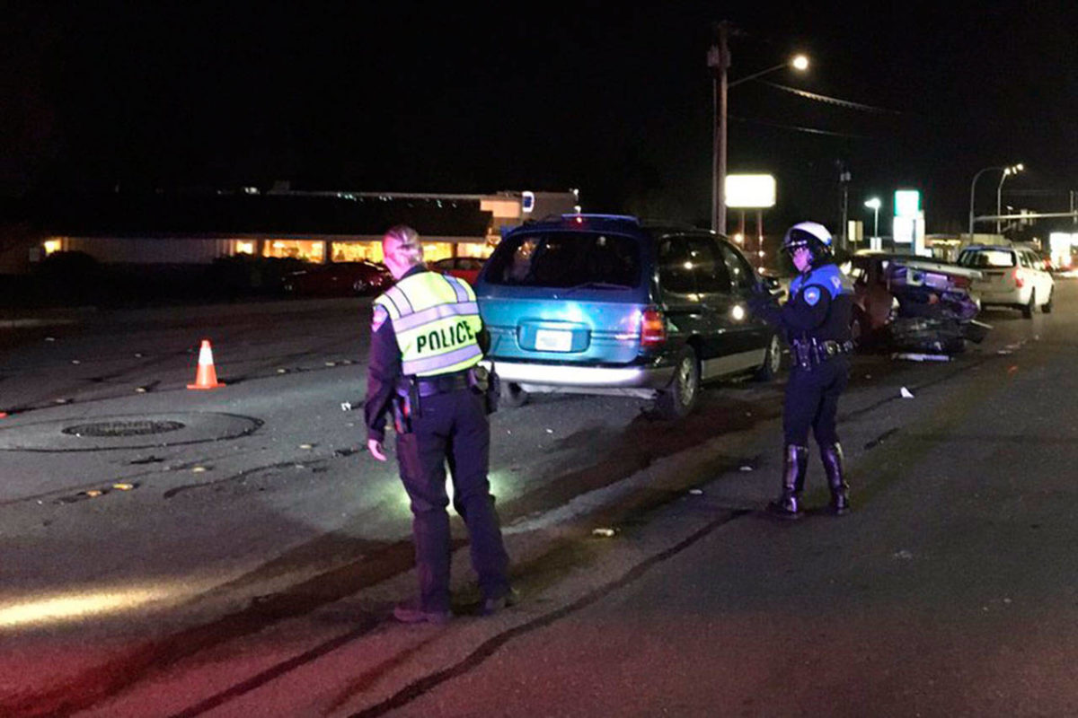 Suspected at-fault driver ran away from Edmonds car wreck | HeraldNet.com