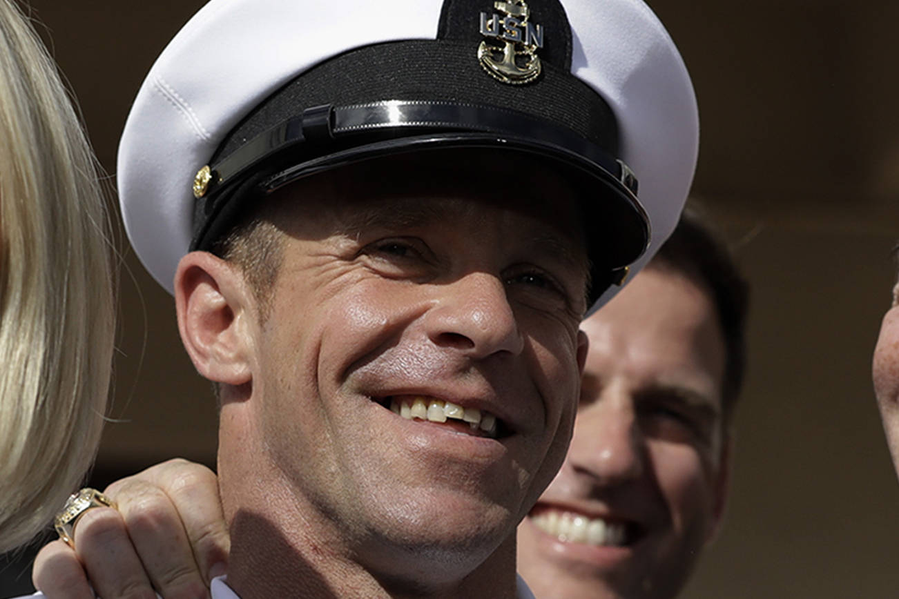 Jury to decide SEAL’s punishment for posing with corpse | HeraldNet.com