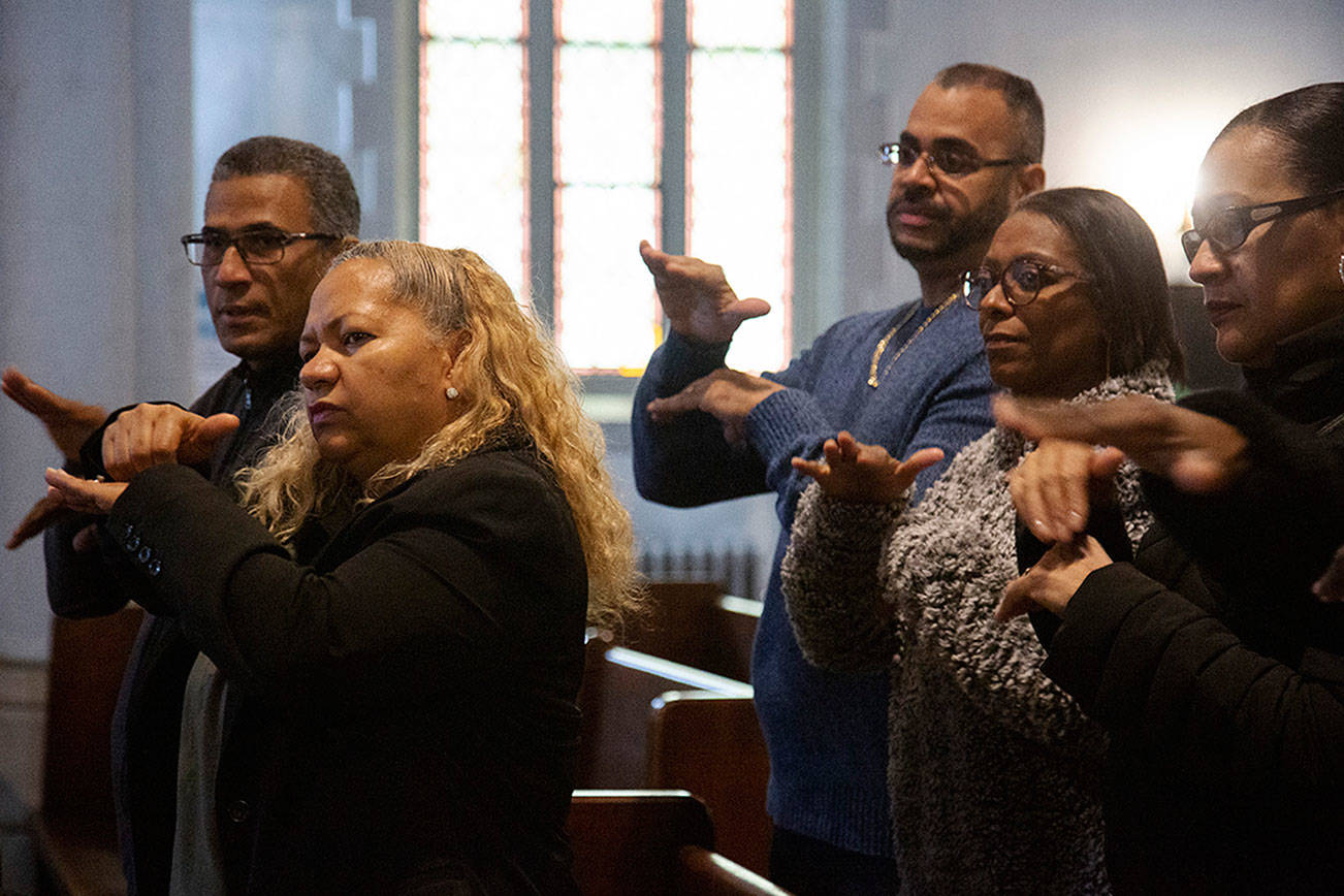 A silent worship revival at an Episcopal church for the deaf ...