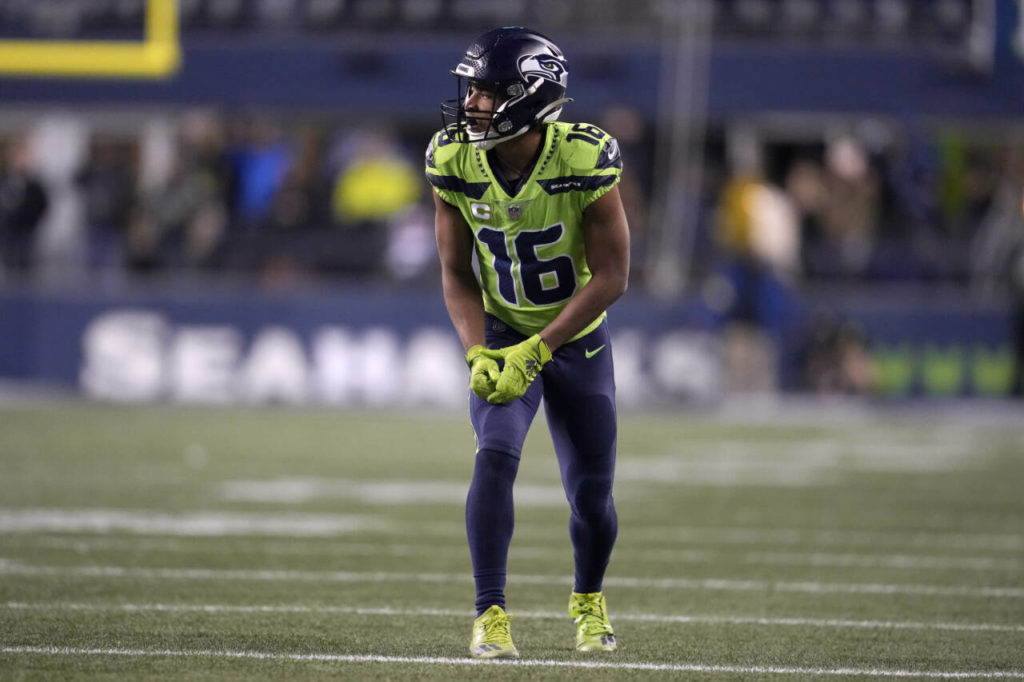 Seahawks’ Lockett to undergo surgery on broken hand | HeraldNet.com