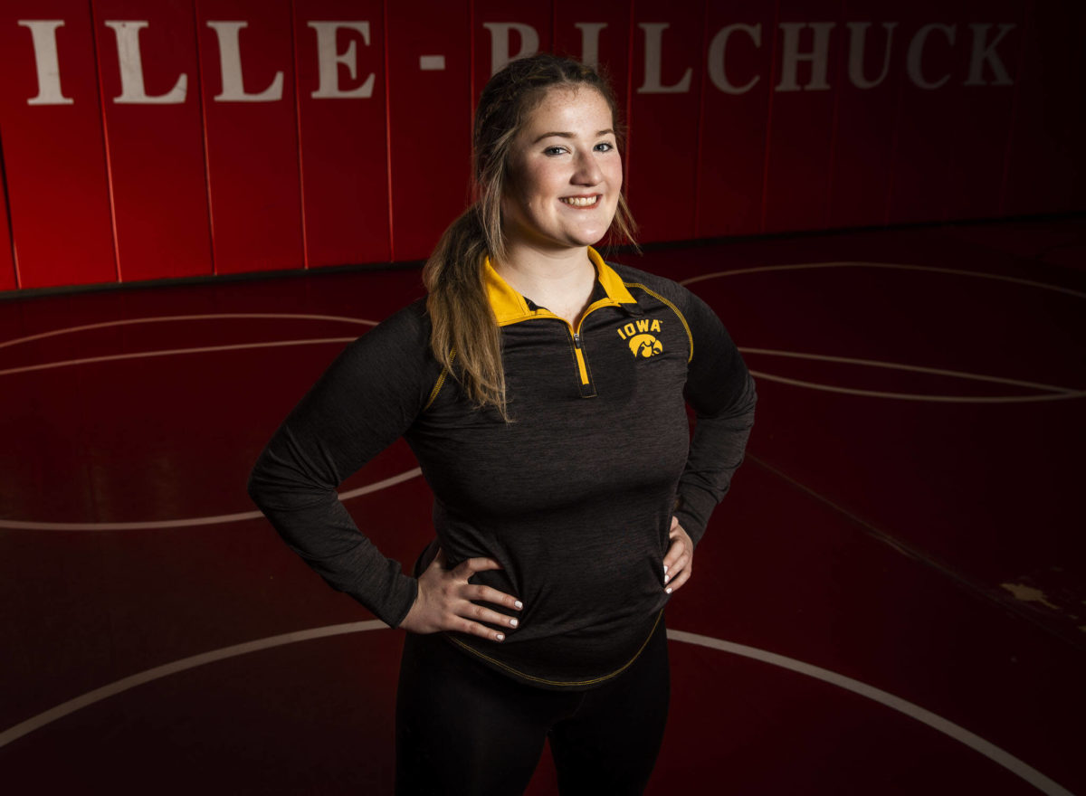 MP star Alivia White helps blaze trail in women’s wrestling | HeraldNet.com