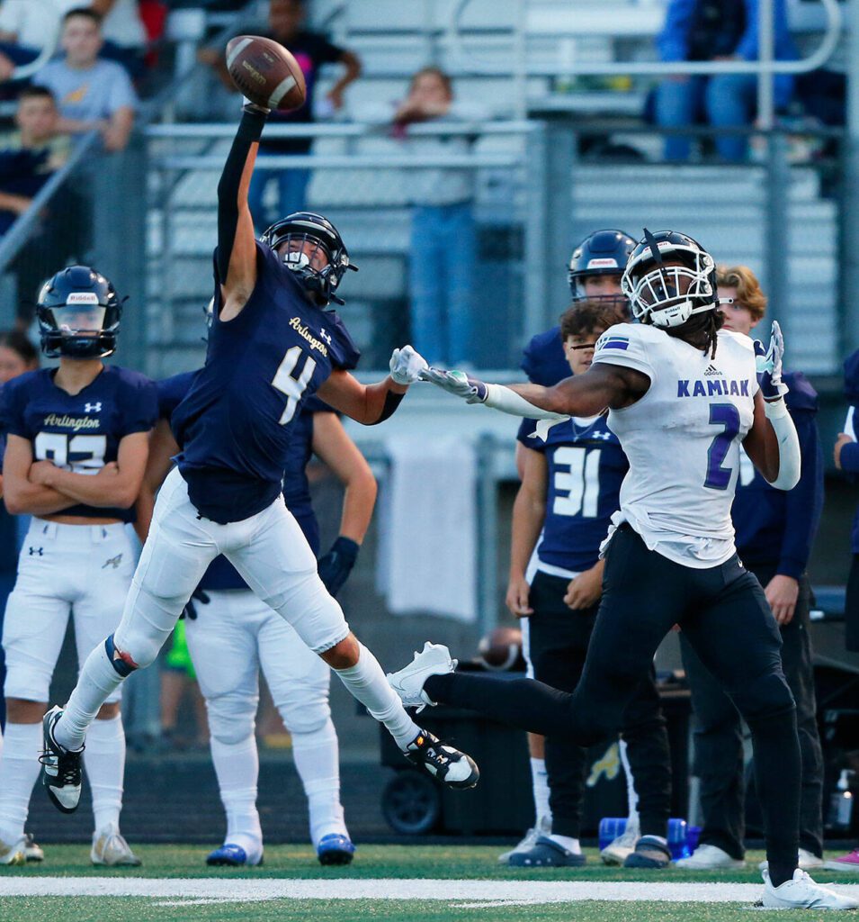 Arlington rides dominant opening half, routs Kamiak on opening night ...