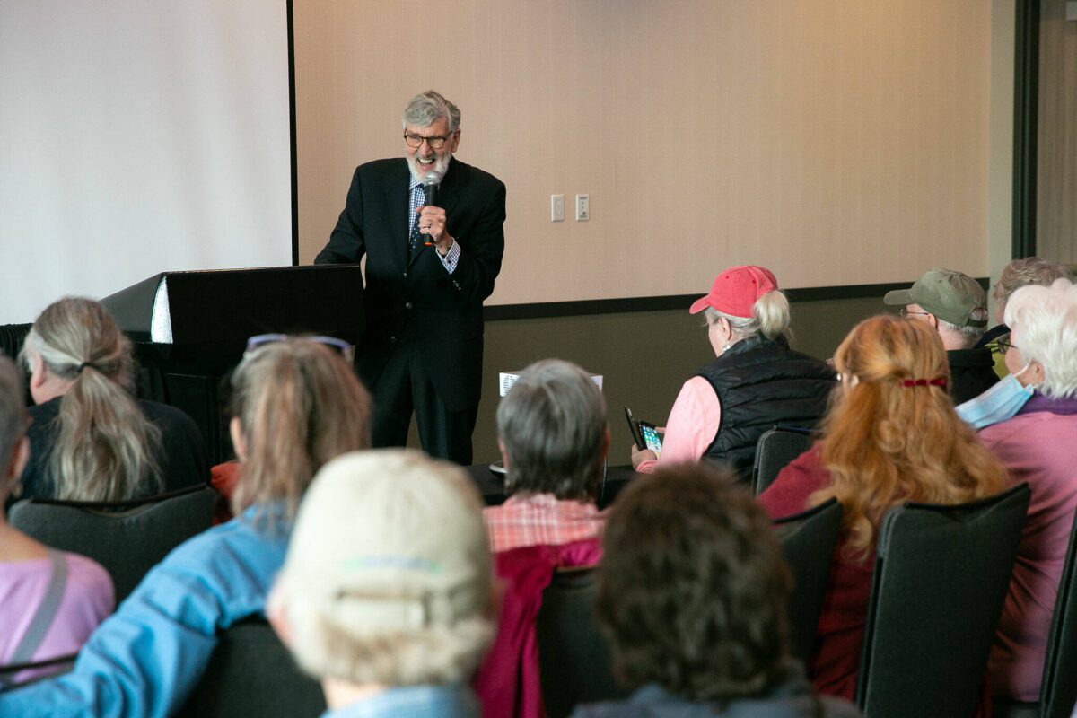 ‘Galloping Gourmet’ celebrity chef Graham Kerr is a Stanwood newlywed ...