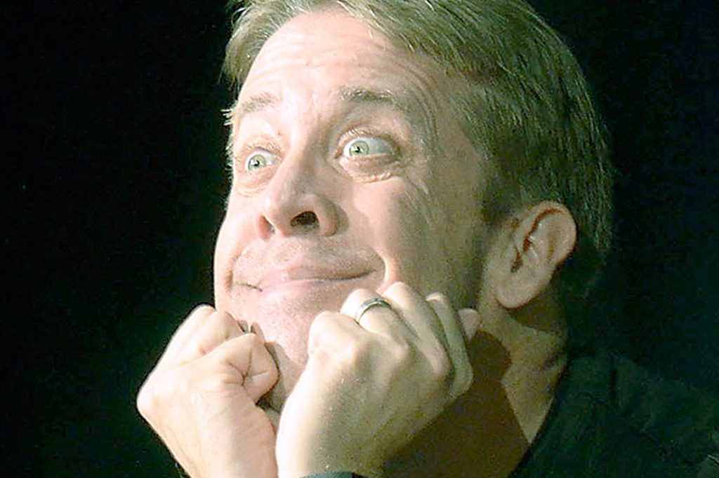 Comedian performs in sign language for Burlington audience | HeraldNet.com