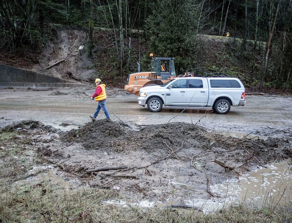 Heavy rains bring landslides, flooding to Washington | HeraldNet.com