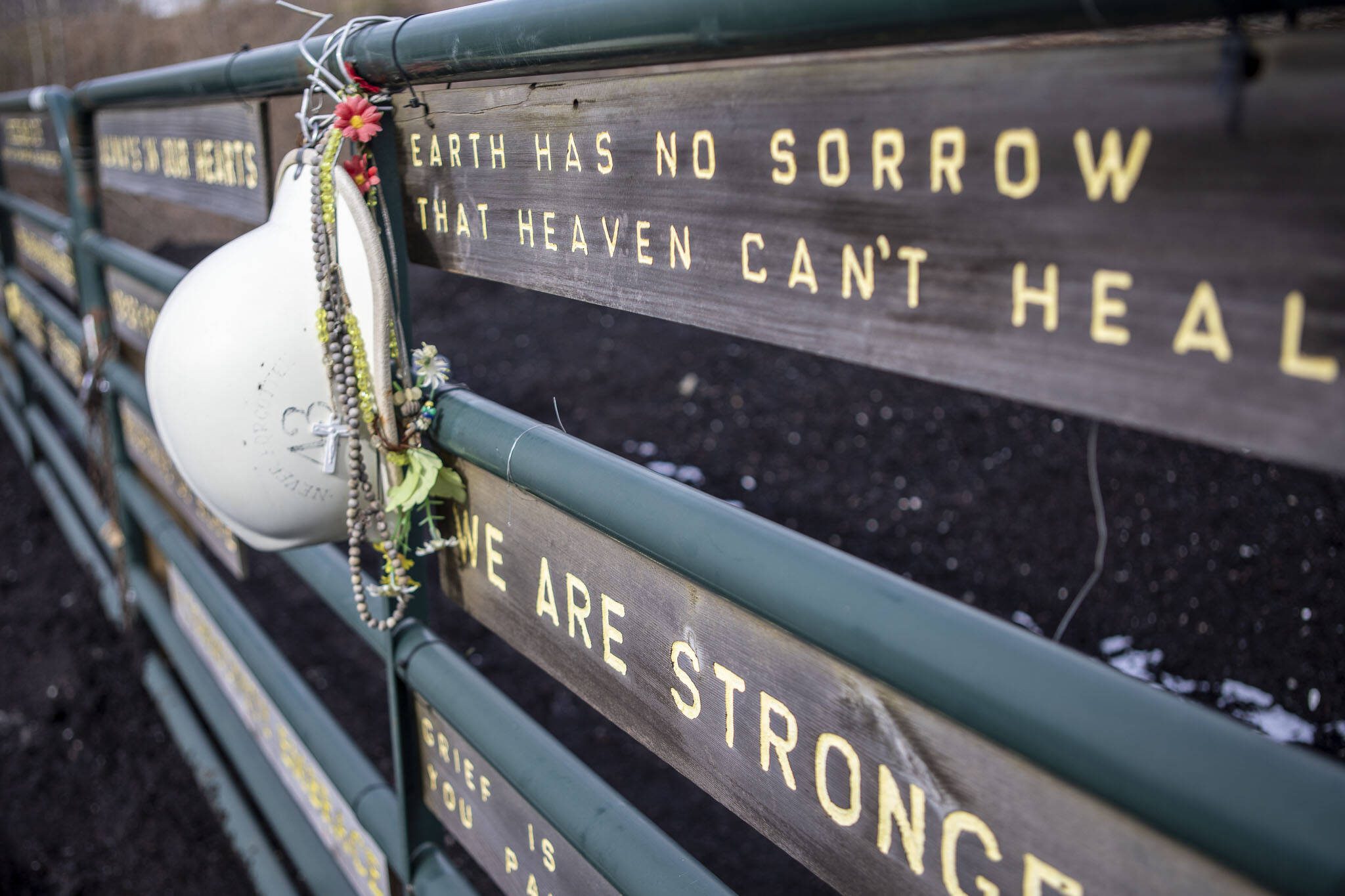 New memorial means ‘everything’ to survivors, 10 years after Oso slide ...