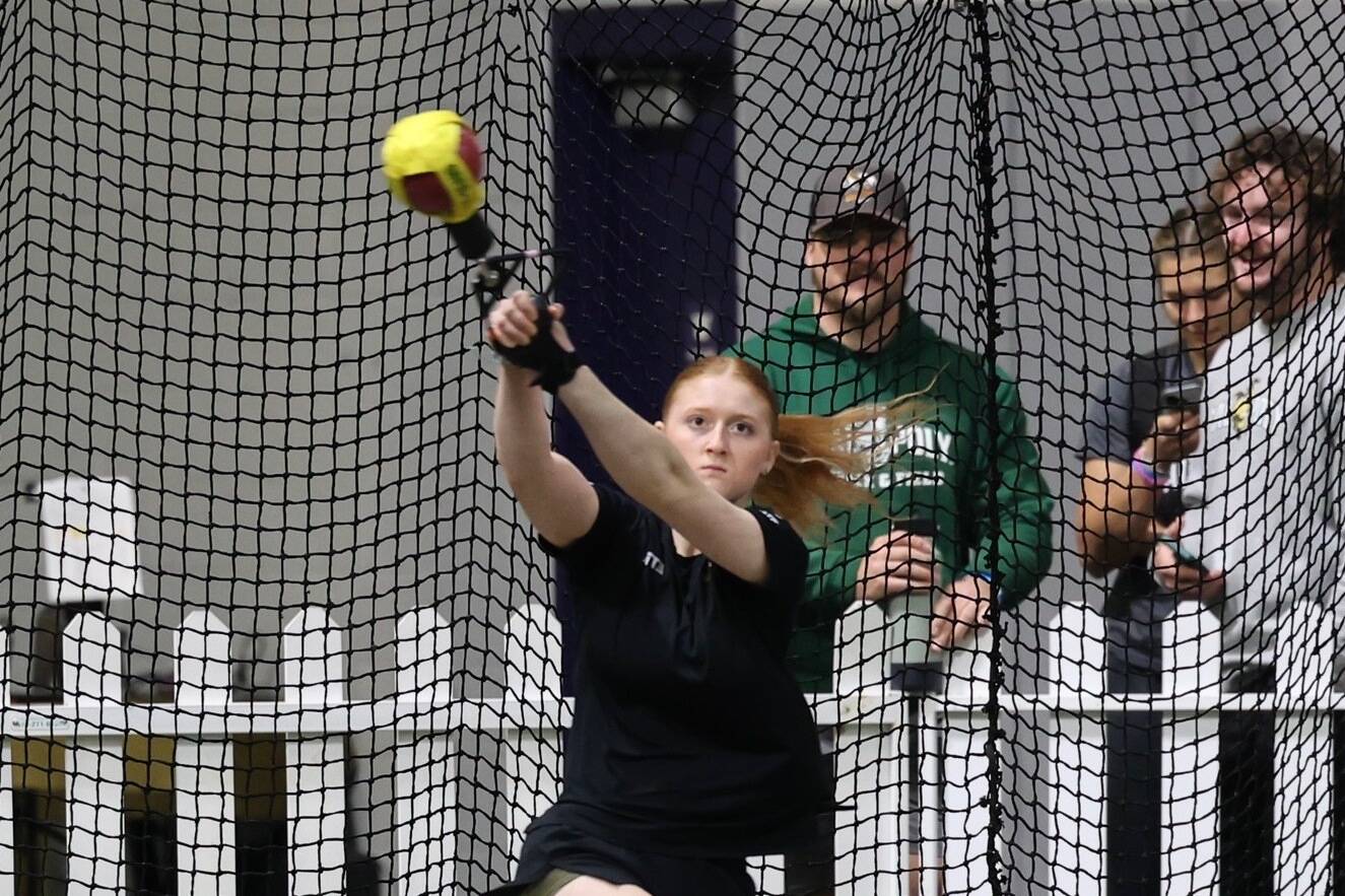 Mukilteo’s Kimberly Beard wins throwing event | HeraldNet.com