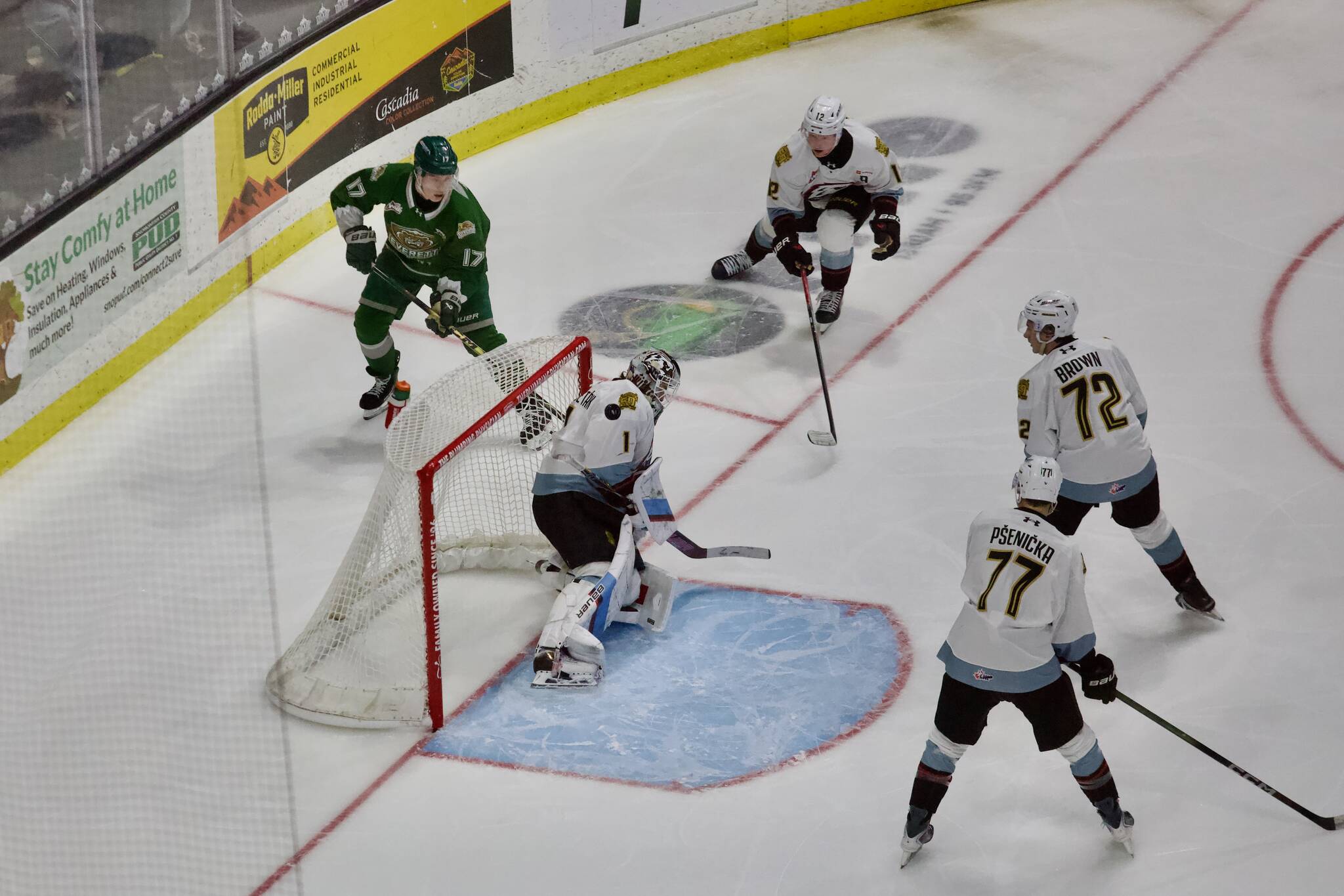 Silvertips shun past in dominant Game 1 win vs. Portland | HeraldNet.com