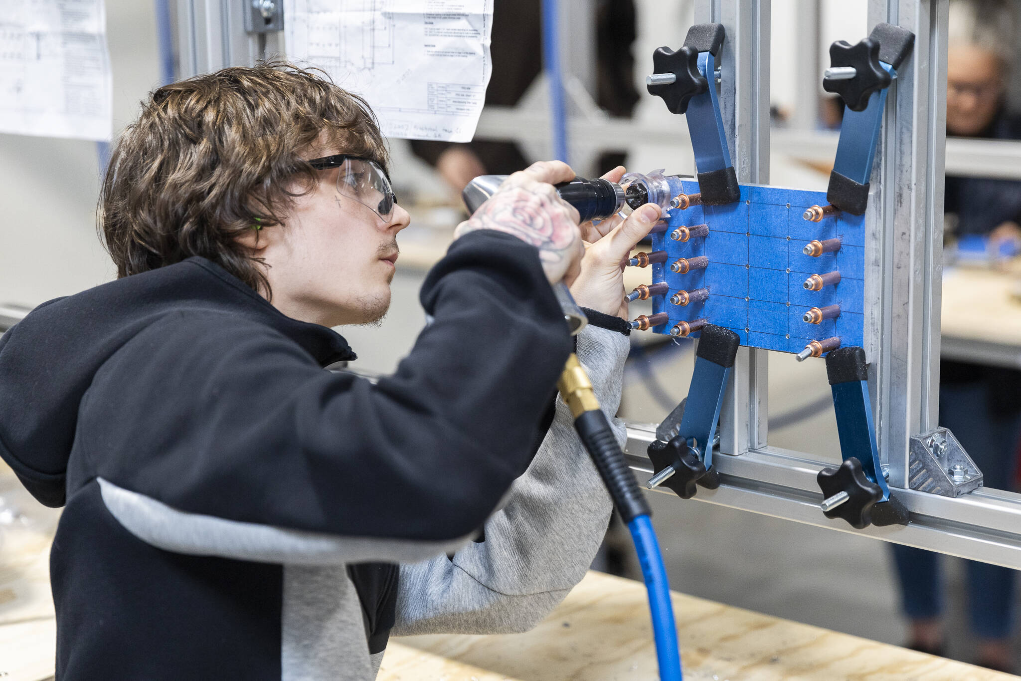 Everett pre-apprenticeship program preps youth for manufacturing jobs ...